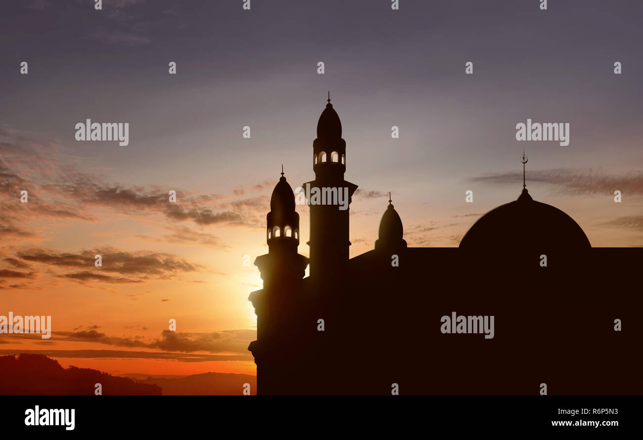 Silhouette of big mosque with high minaret Stock Photo - Alamy