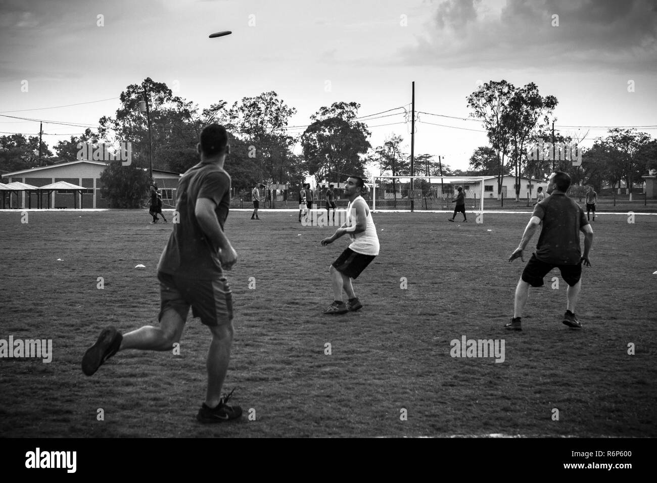 Ultimate frisbee game Black and White Stock Photos & Images - Alamy
