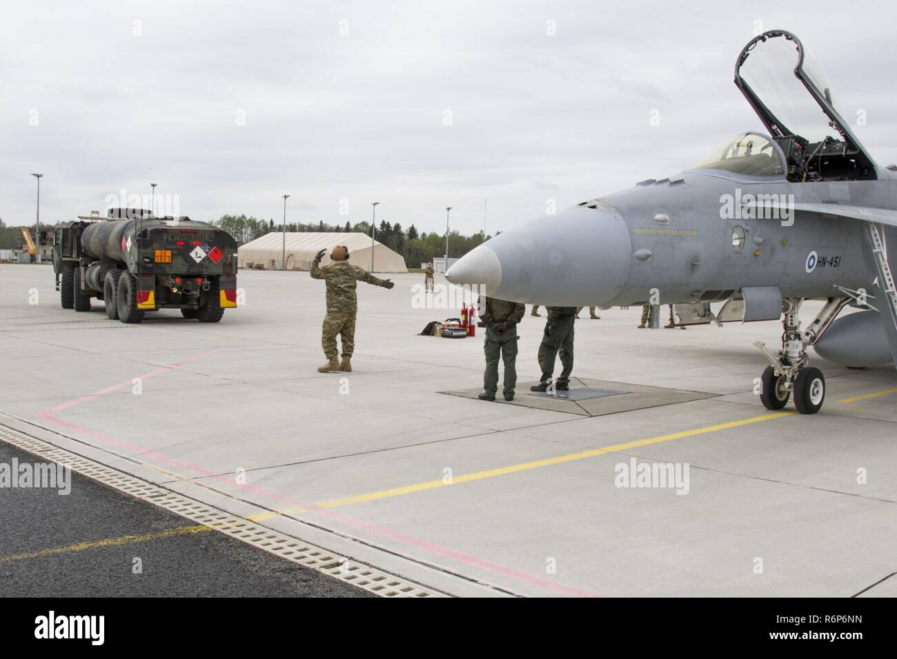 Jet refuelers hi-res stock photography and images - Alamy