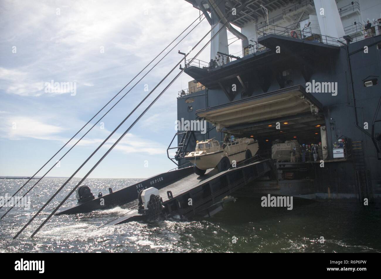 Usns sgt william r button hi-res stock photography and images - Alamy