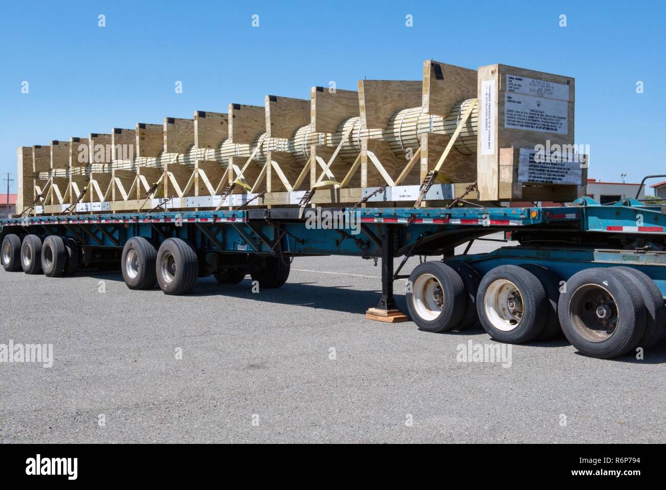 Propulsion shafts hi-res stock photography and images - Alamy