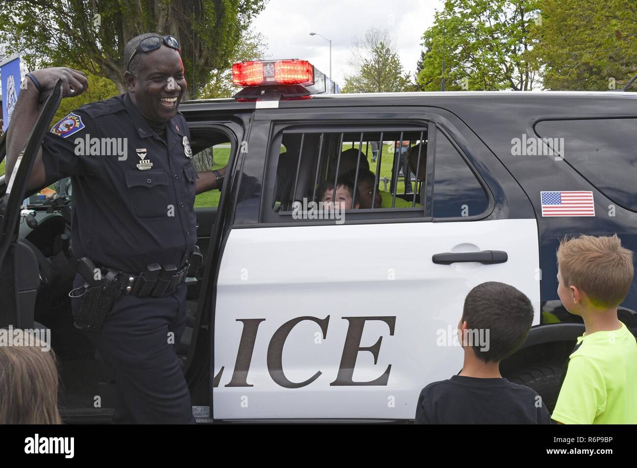 Police dog obstacle course hi-res stock photography and images - Alamy