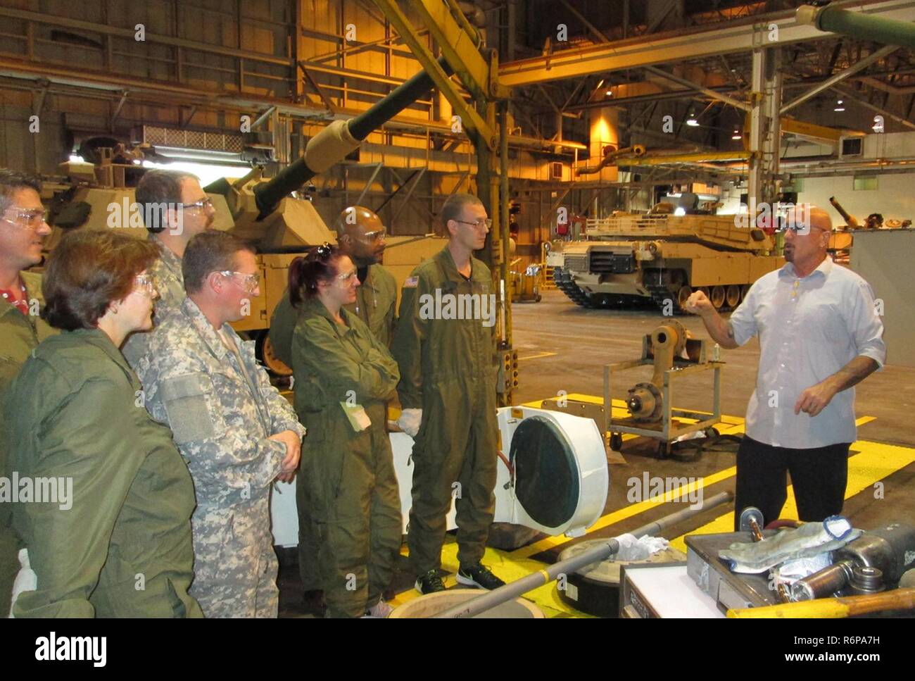 Joint systems manufacturing center hi-res stock photography and images ...