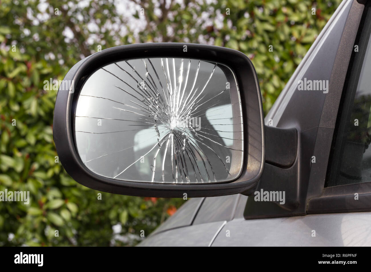 Broken back mirror hi-res stock photography and images - Alamy