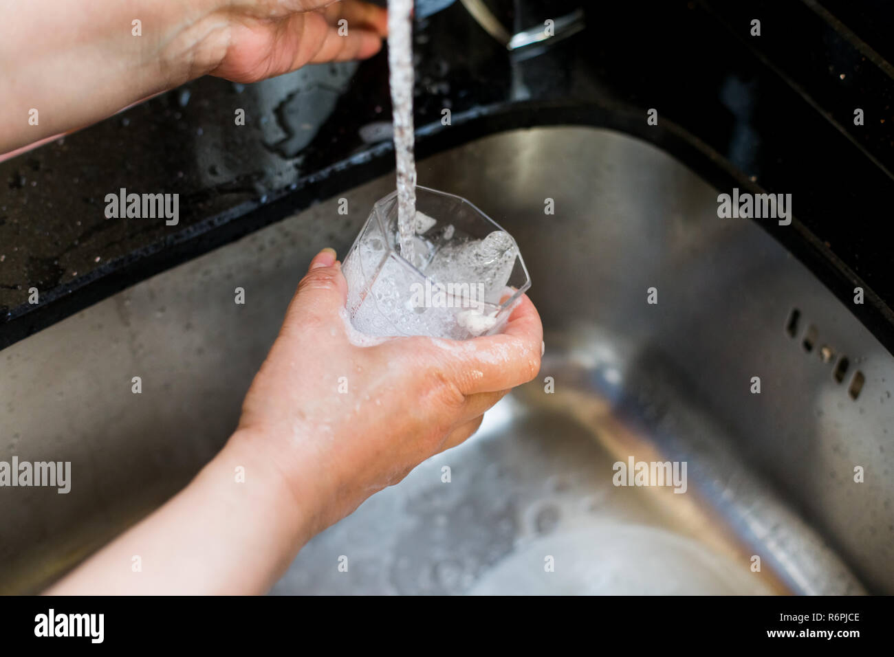 Dishwashing sinks hi-res stock photography and images - Alamy
