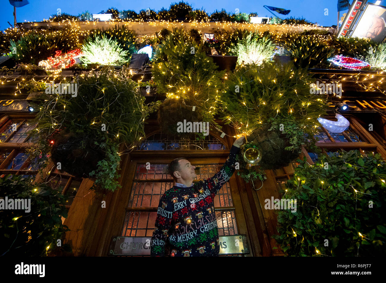 James keogh pub hi-res stock photography and images - Alamy