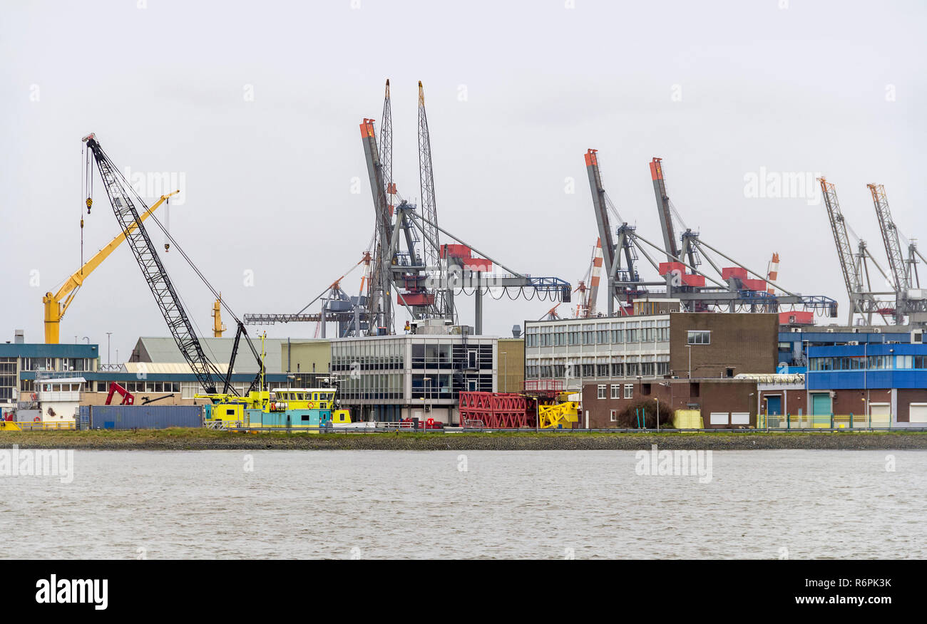 industrial harbor scenery Stock Photo - Alamy