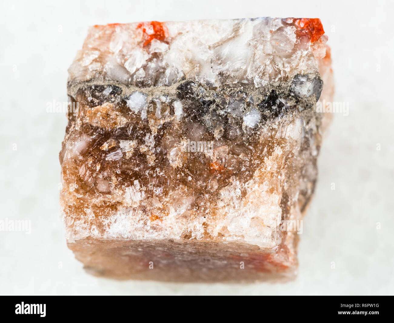 Halite crystal structure hi-res stock photography and images - Alamy