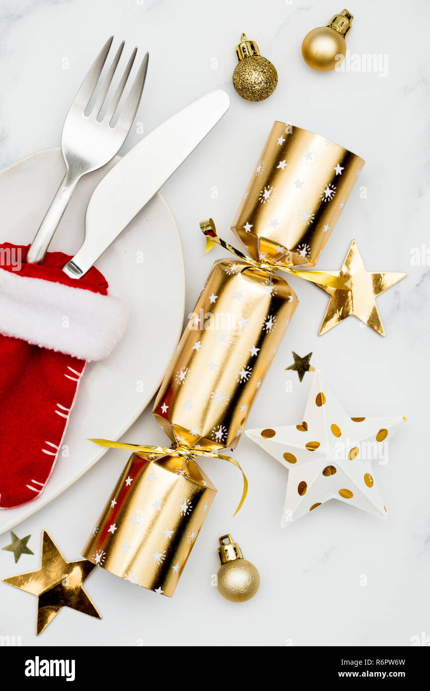 Christmas table setting cracker hi-res stock photography and images - Alamy