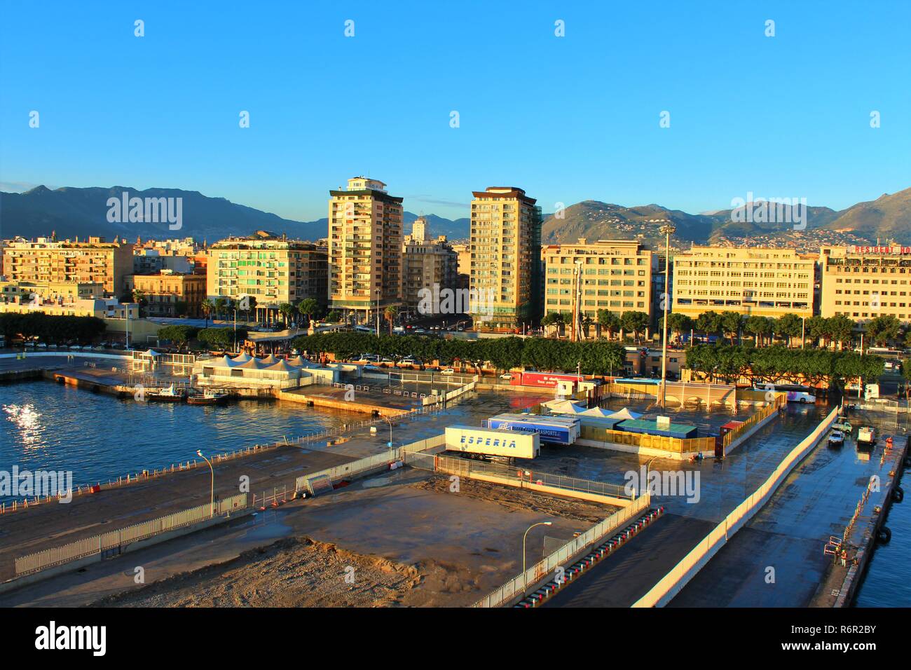Old city palermo italy italian city hi-res stock photography and images ...