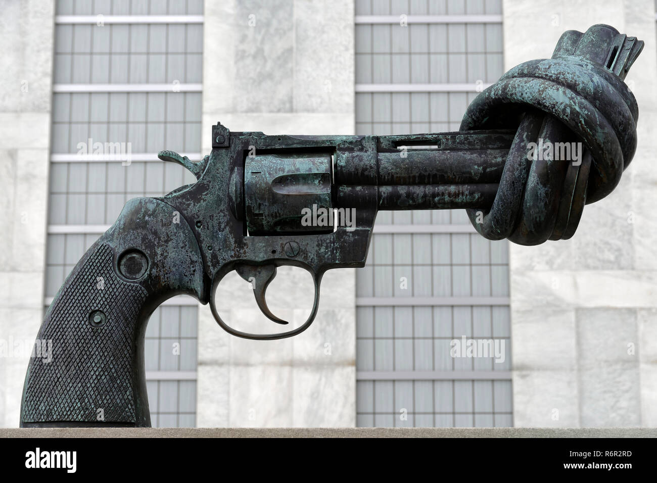 Un headquarters sculpture hi-res stock photography and images - Alamy