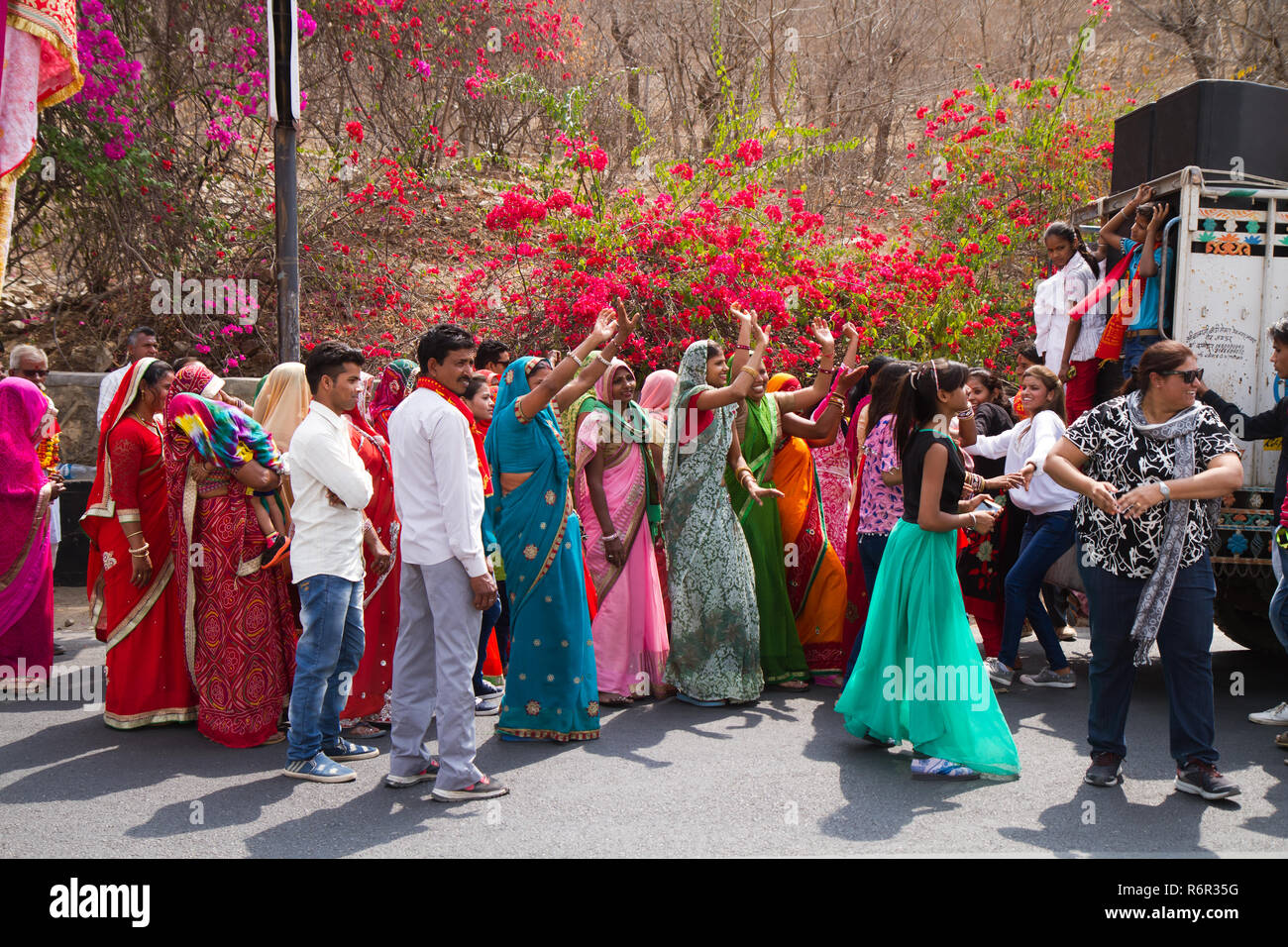colorful people dressed in traditional way in india Stock Photo - Alamy