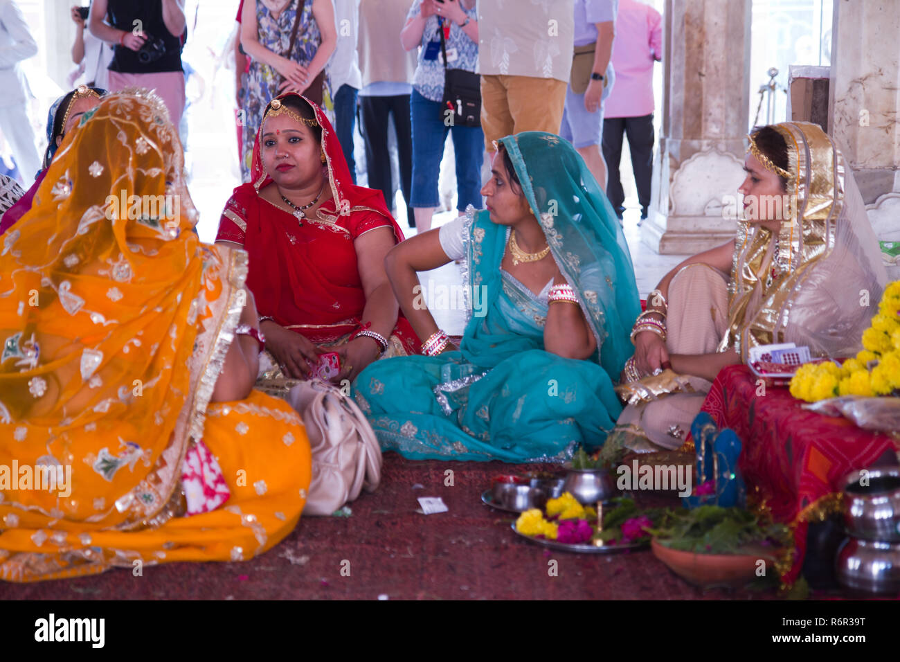 colorful people dressed in traditional way in india Stock Photo - Alamy