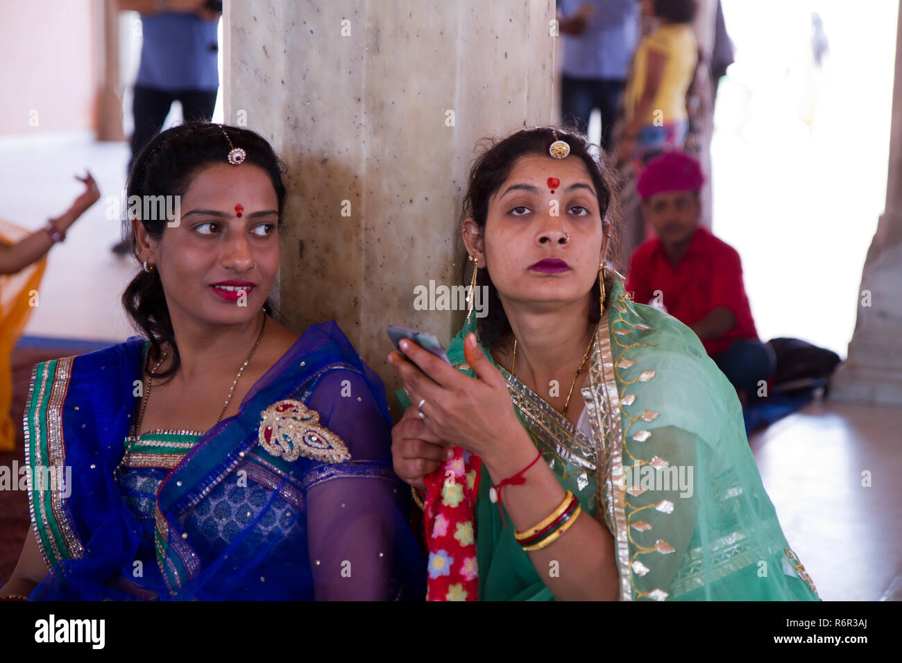 colorful people dressed in traditional way in india Stock Photo - Alamy