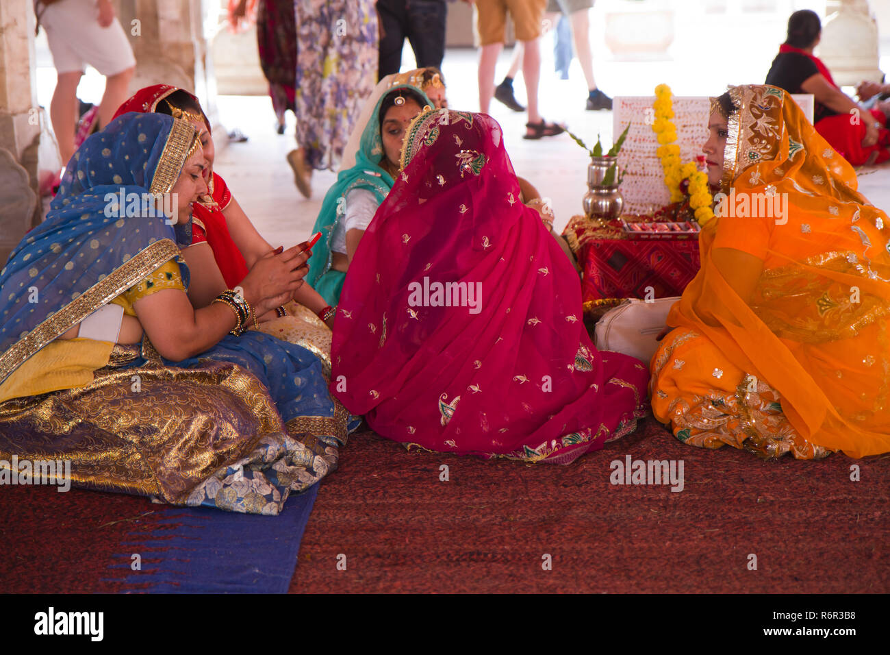 colorful people dressed in traditional way in india Stock Photo - Alamy
