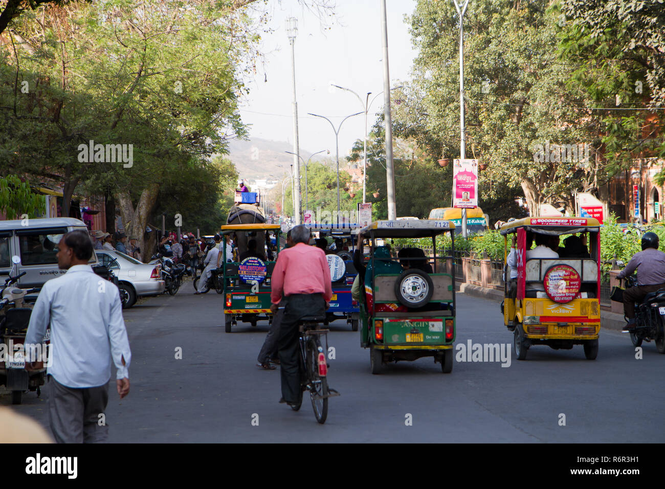 Busy traffic in jaipur hi-res stock photography and images - Alamy