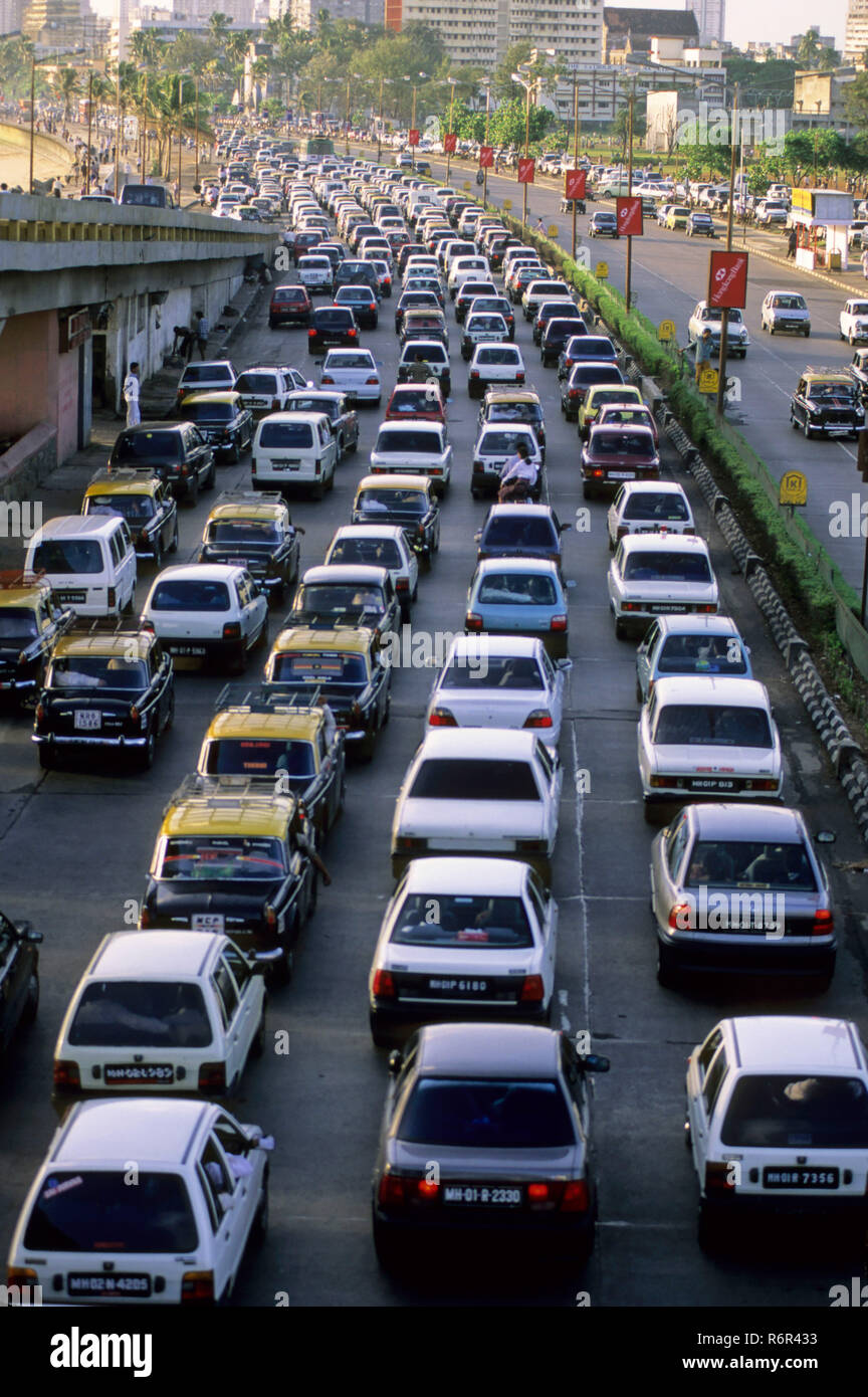 Traffic places hi-res stock photography and images - Alamy