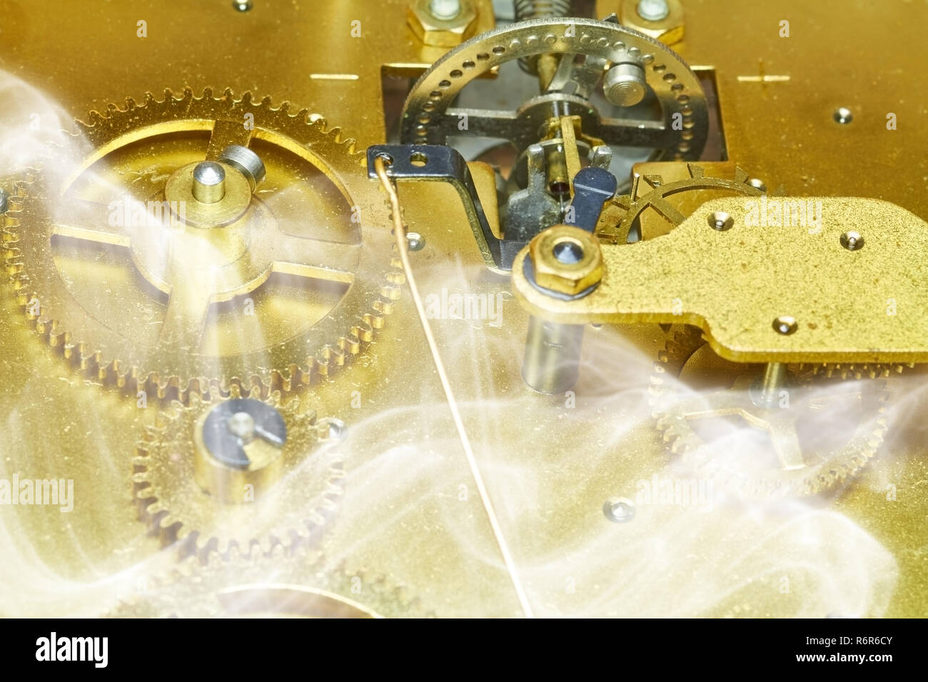 Clockwork mechanics hi-res stock photography and images - Alamy