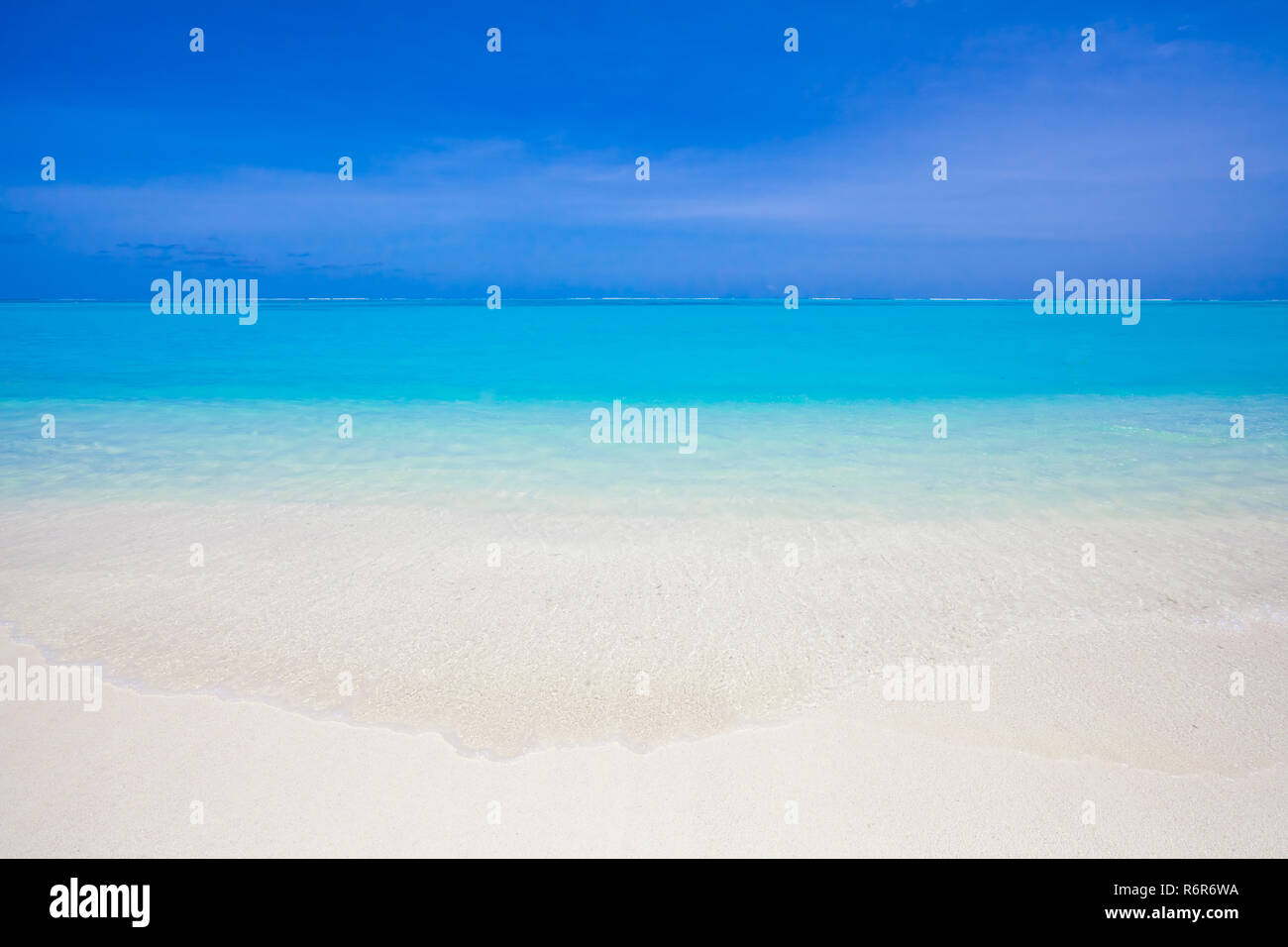 Blue ocean maldives Stock Photo - Alamy