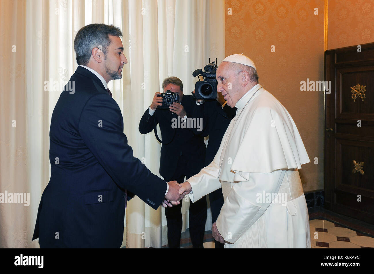 Pope Francis meets Paraguay's President Mario Abdo Benitez during a ...