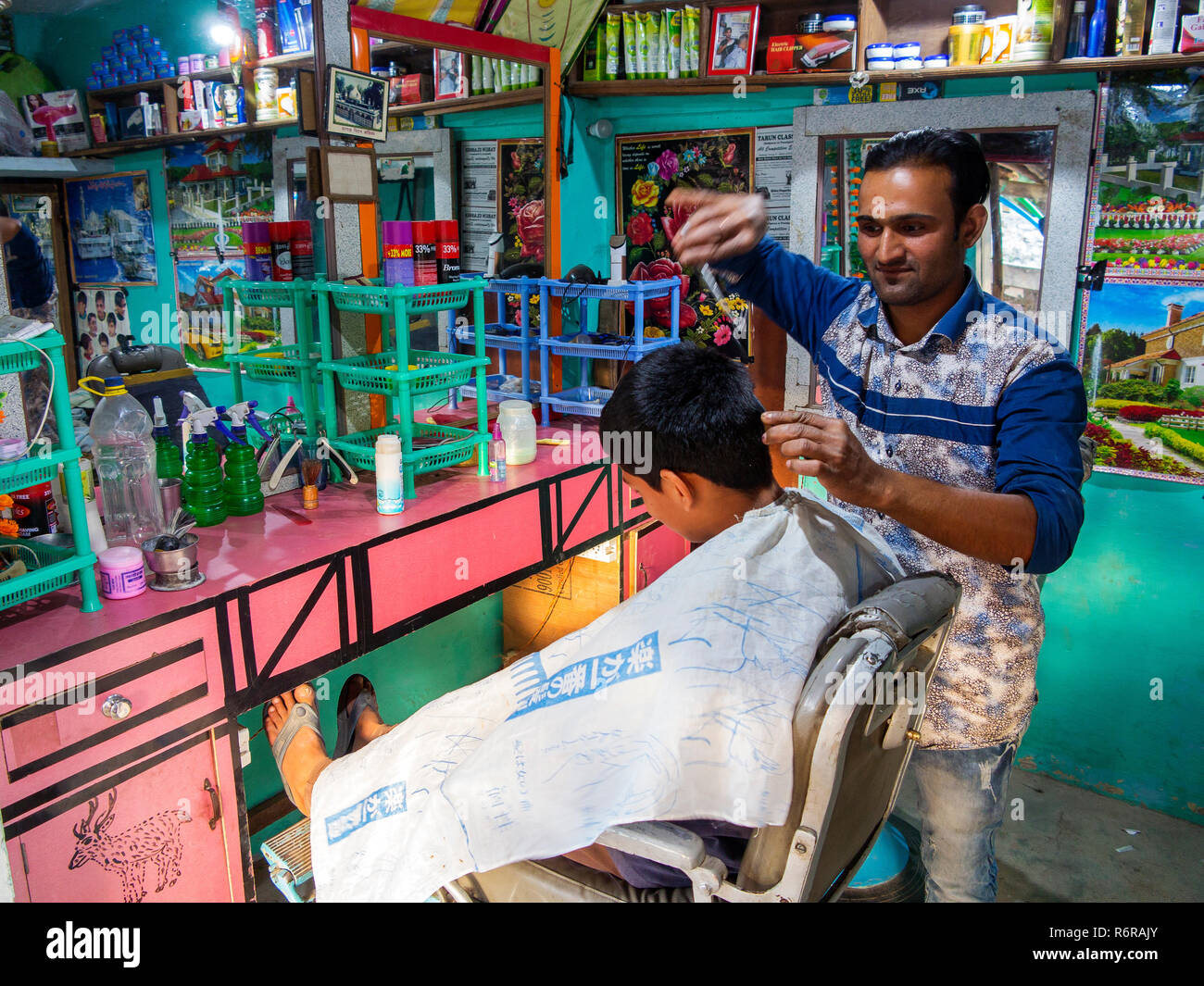 Indian saloon hi-res stock photography and images - Alamy