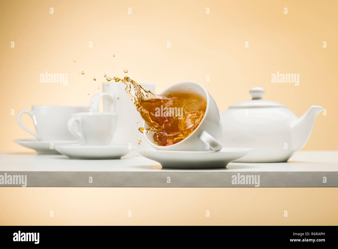 Falling tea bag hi-res stock photography and images - Alamy