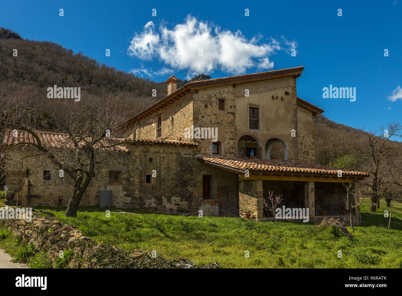Beautiful old stone houses in Spanish ancient village Stock Photo - Alamy