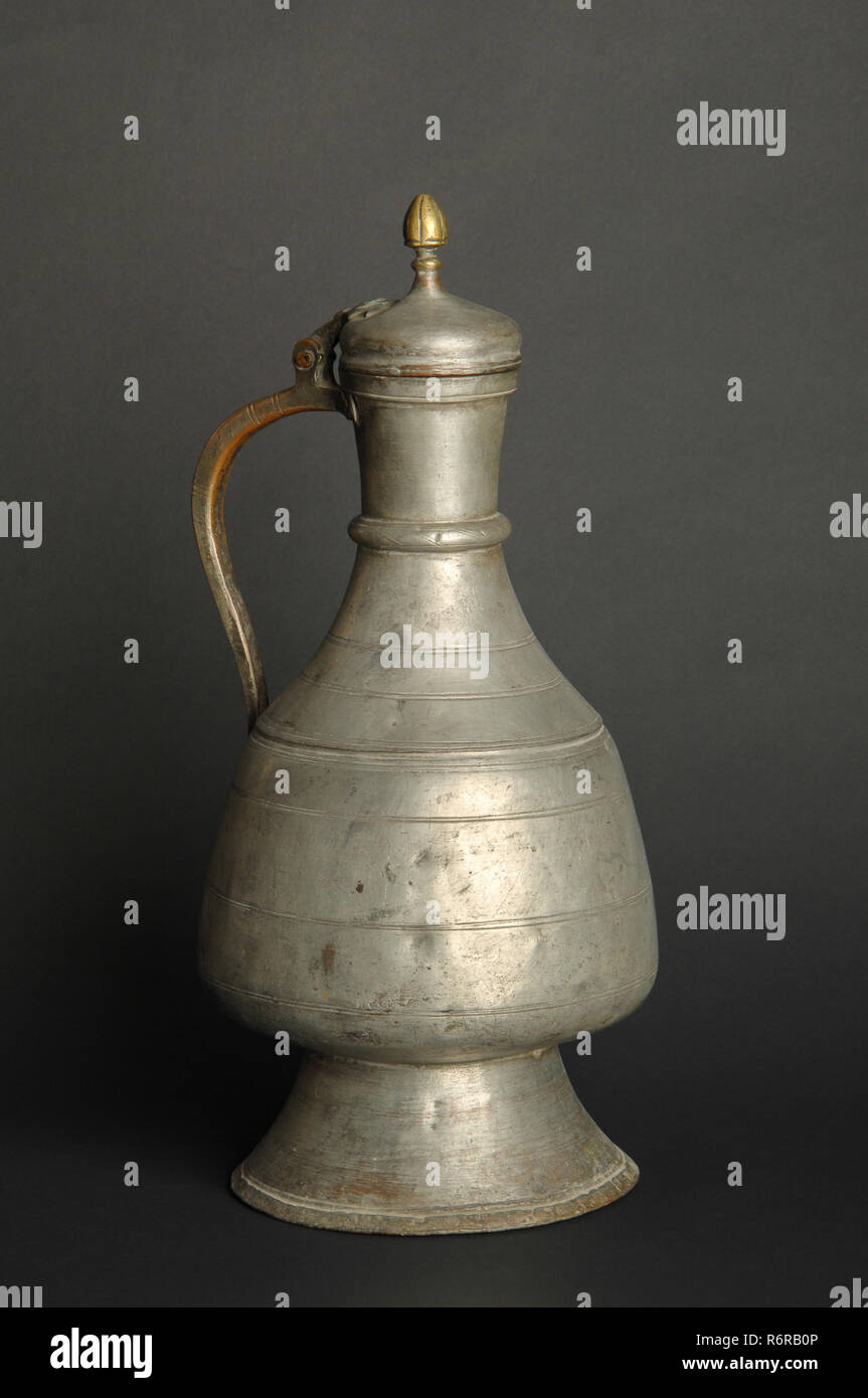 Arabic Jug High Resolution Stock Photography and Images - Alamy