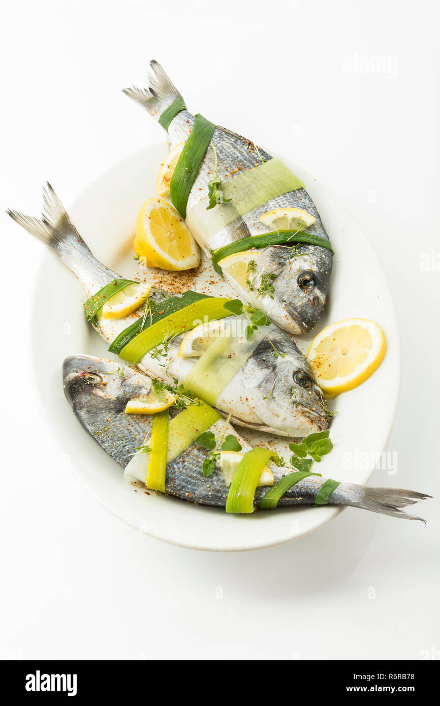 Golden bream hi-res stock photography and images - Alamy