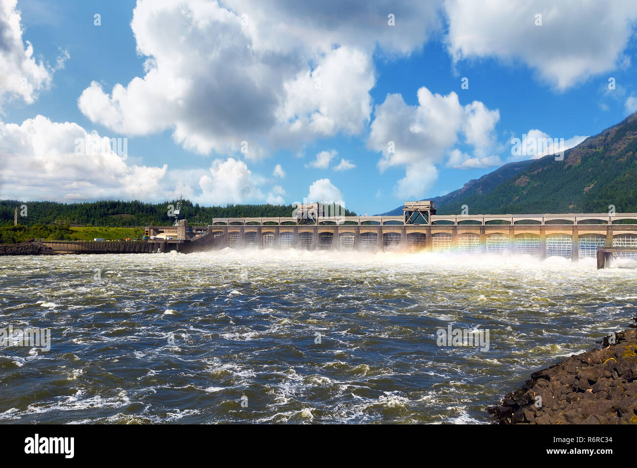 Bonneville power station hi-res stock photography and images - Alamy