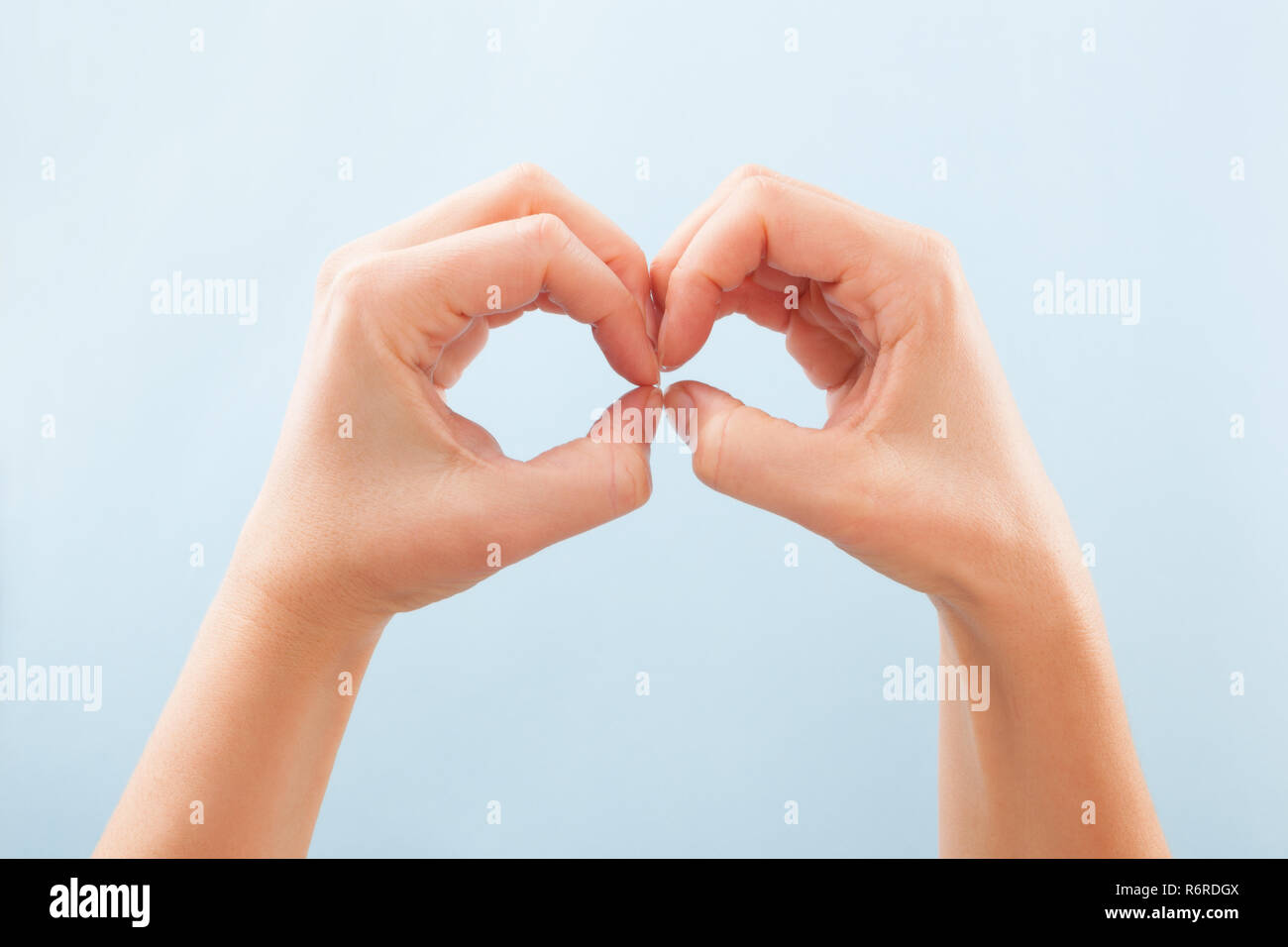 BSL Fingerspelling alphabet letter B Stock Photo - Alamy