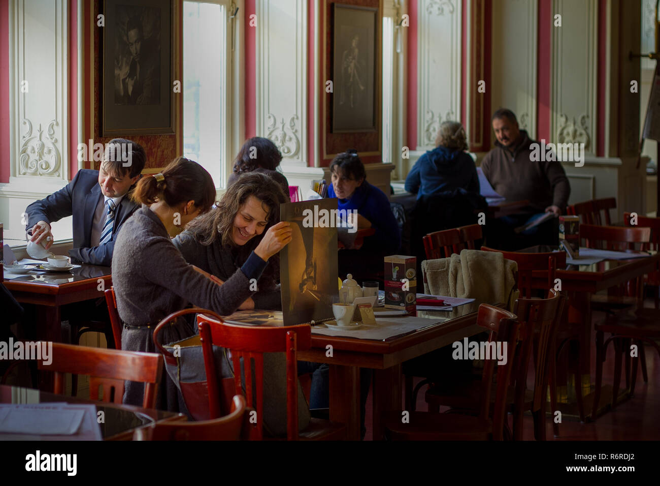 The famous cafe louvre hi-res stock photography and images - Alamy