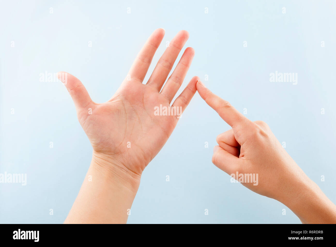 Two handed alphabet hi-res stock photography and images - Alamy