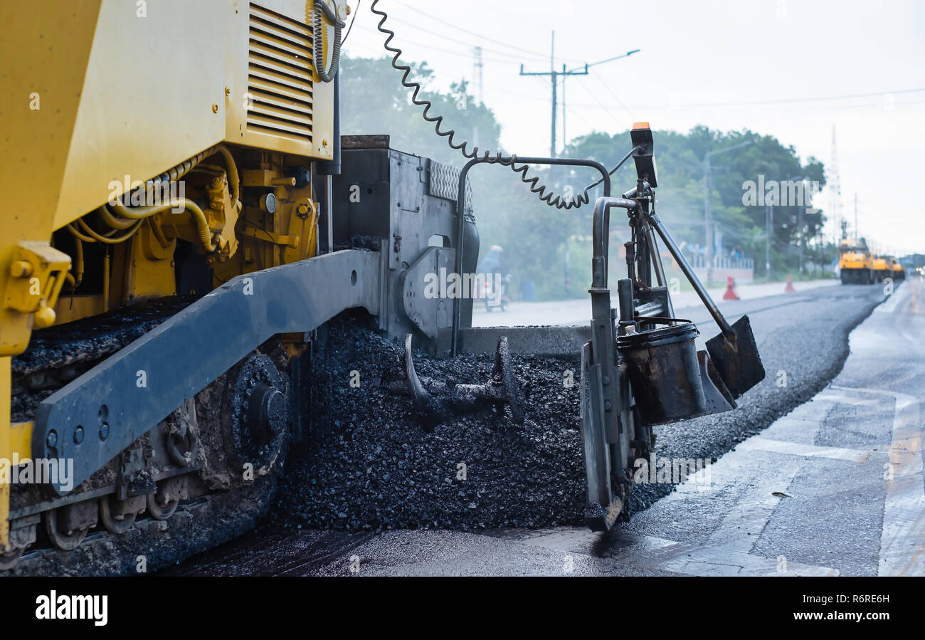 Asphalt pavers hi-res stock photography and images - Alamy