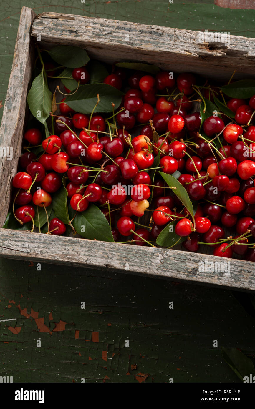 Wooden crate arrangement hi-res stock photography and images - Alamy