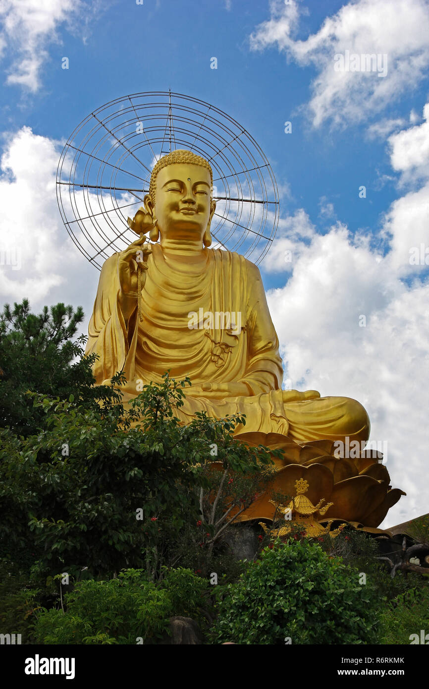 Buddha vietnam gold hi-res stock photography and images - Alamy