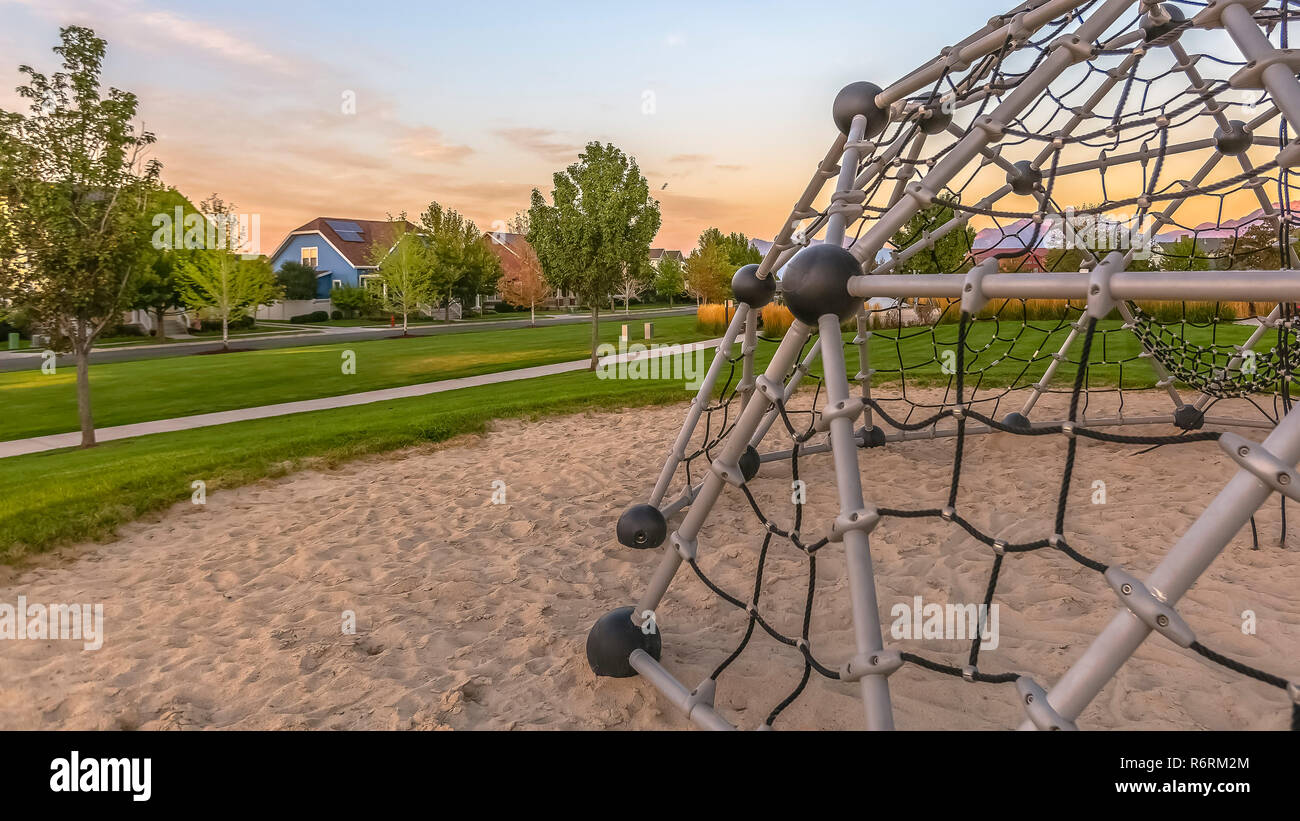 Geodesic dome houses hi-res stock photography and images - Alamy