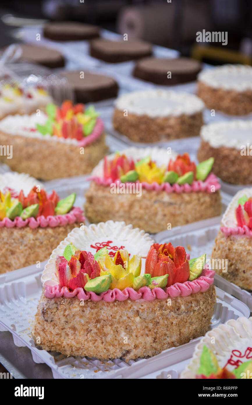 Cake production confectionery factory workers hi-res stock photography ...