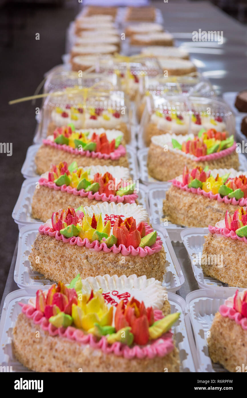 Production line biscuits factory workers hi-res stock photography and ...