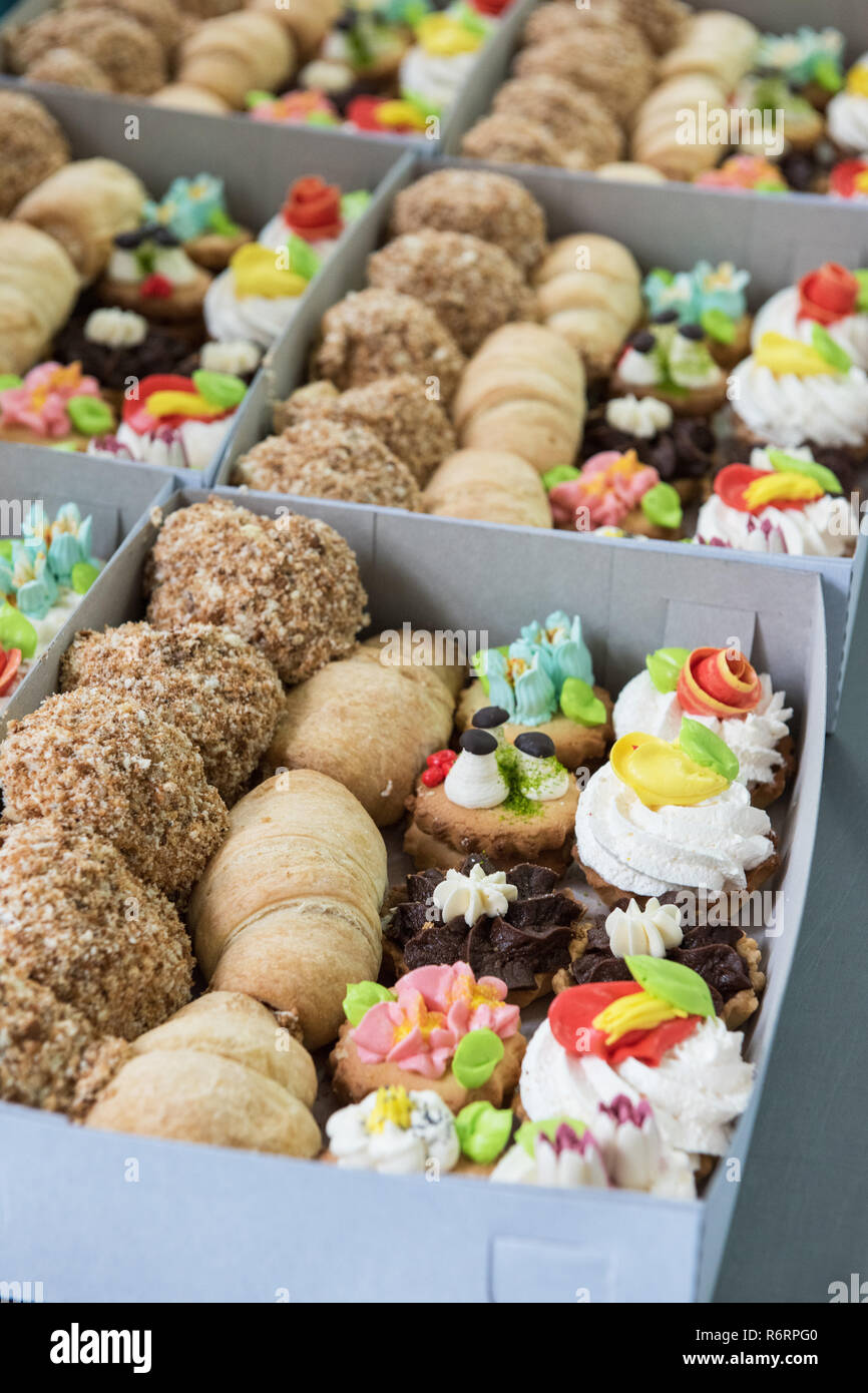 Cake production confectionery factory workers hi-res stock photography ...