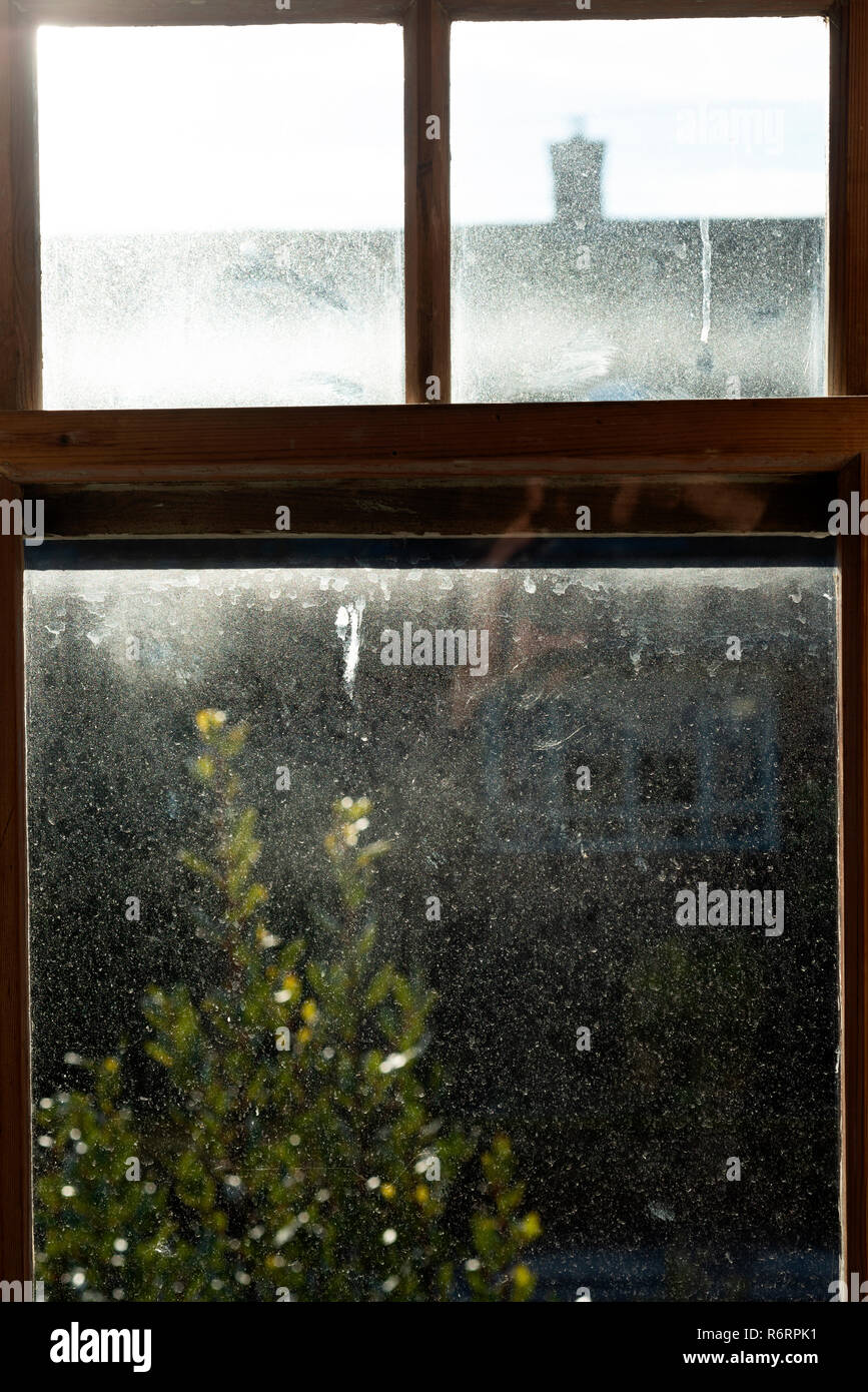 Dirty window hi-res stock photography and images - Alamy