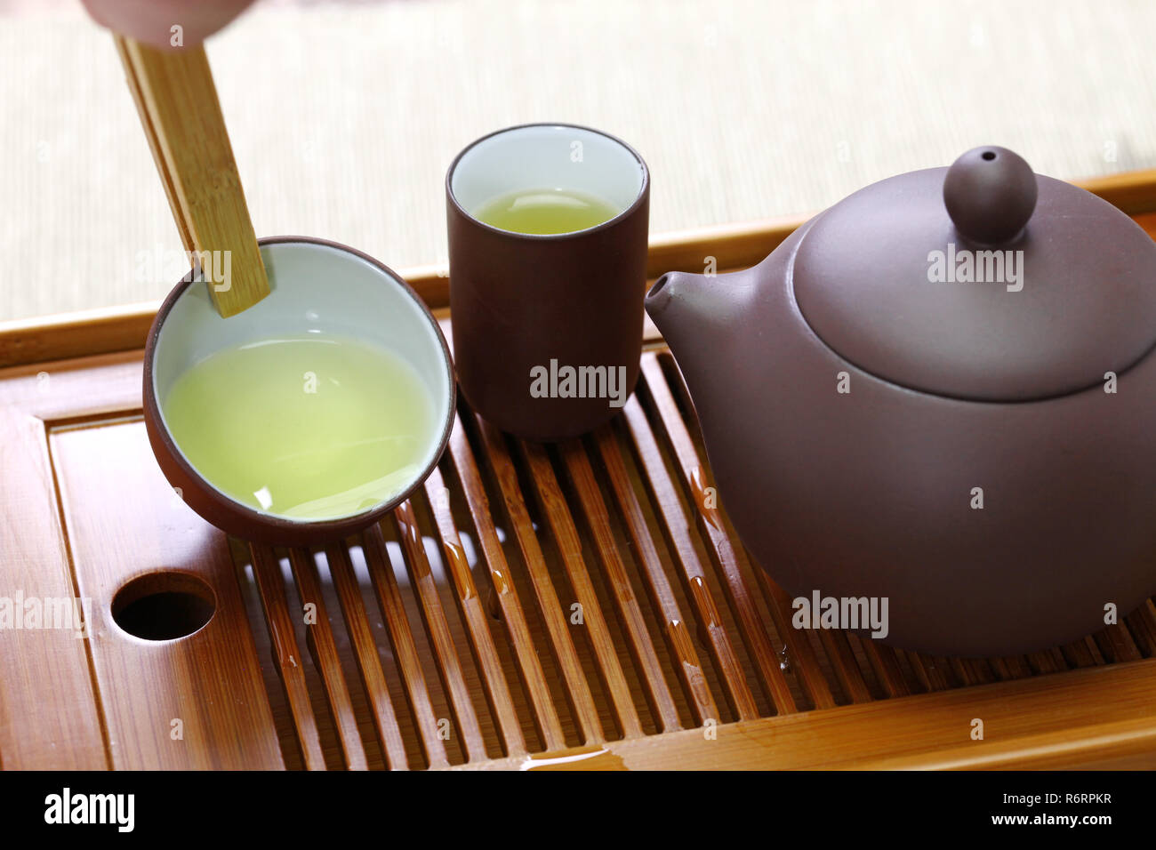 Taiwanese traditional tea ceremony Stock Photo - Alamy
