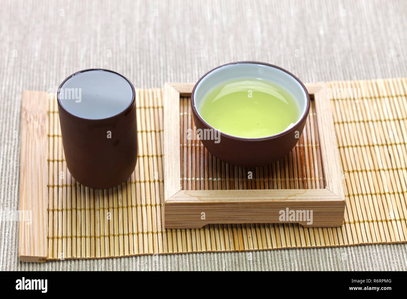 Taiwanese traditional tea ceremony Stock Photo - Alamy
