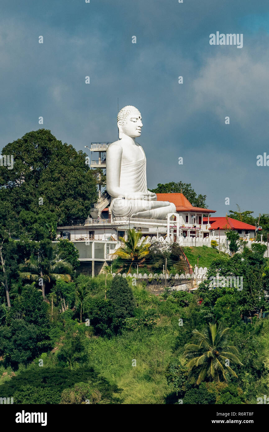 White buddha kandy hi-res stock photography and images - Alamy