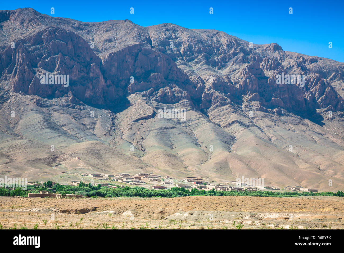 morocco mountains in the desert Stock Photo - Alamy