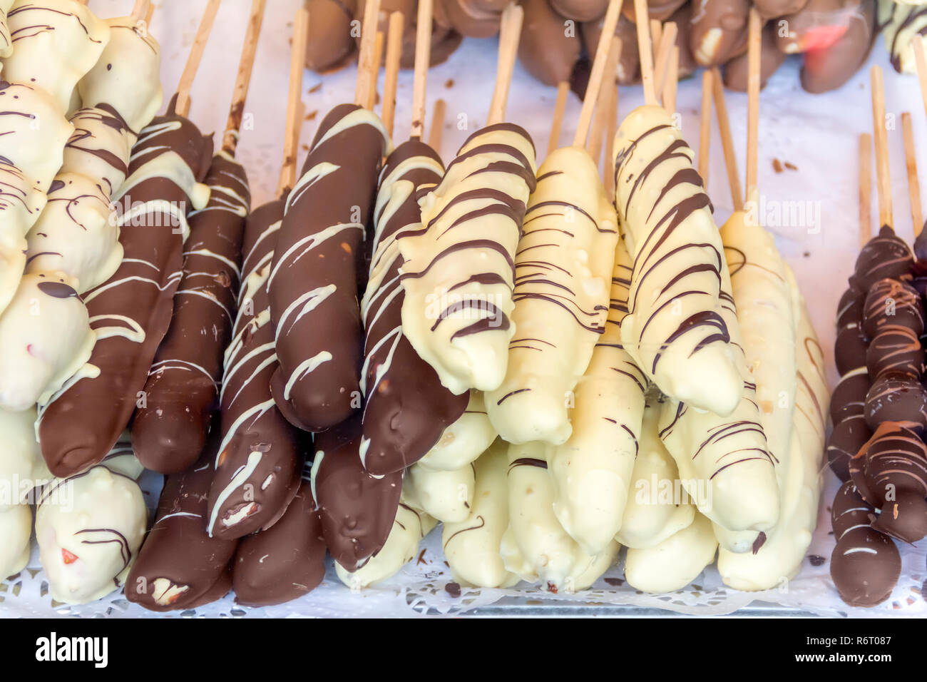 Schokoladenfrucht hi-res stock photography and images - Alamy