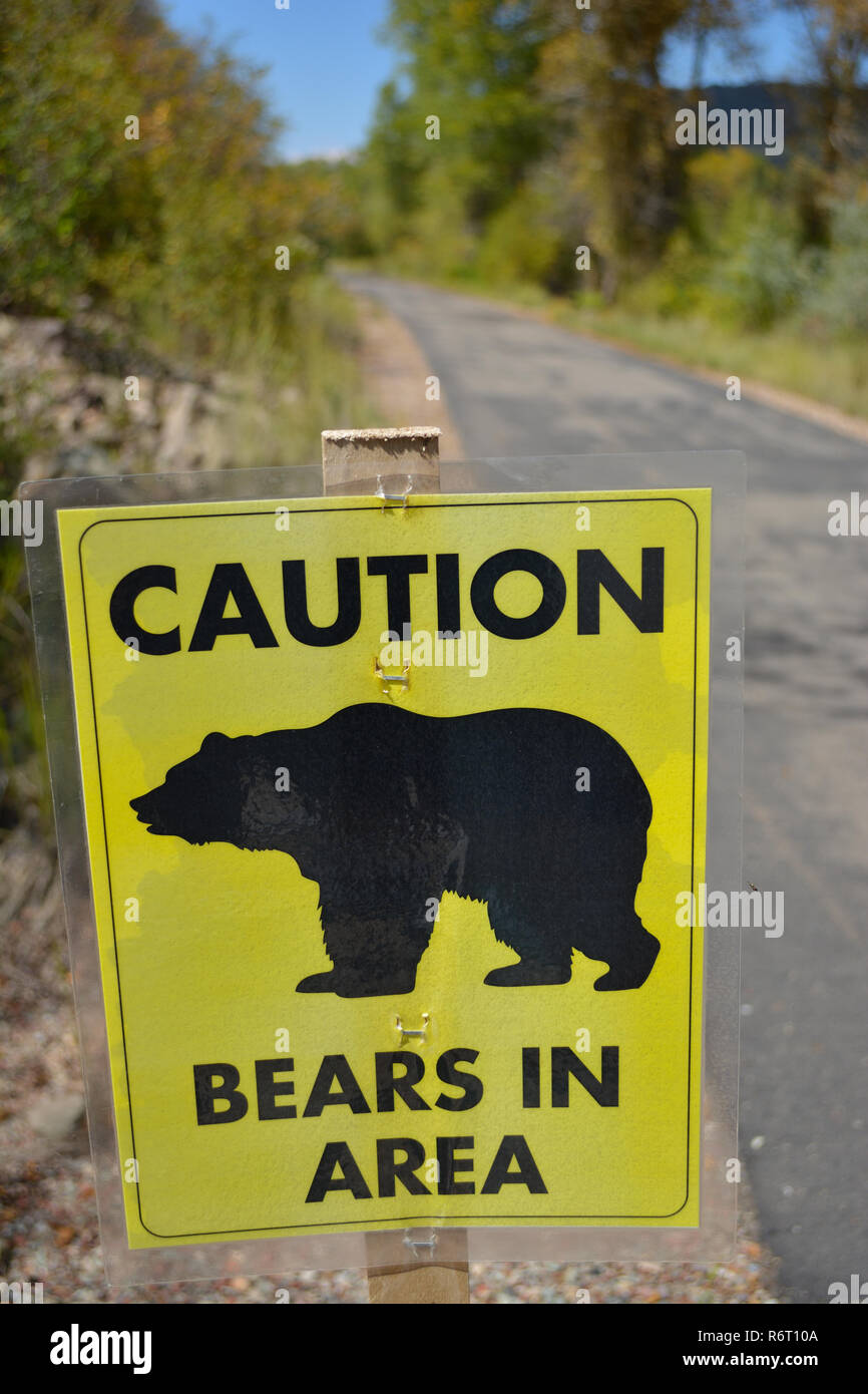 Bear country sign hi-res stock photography and images - Alamy