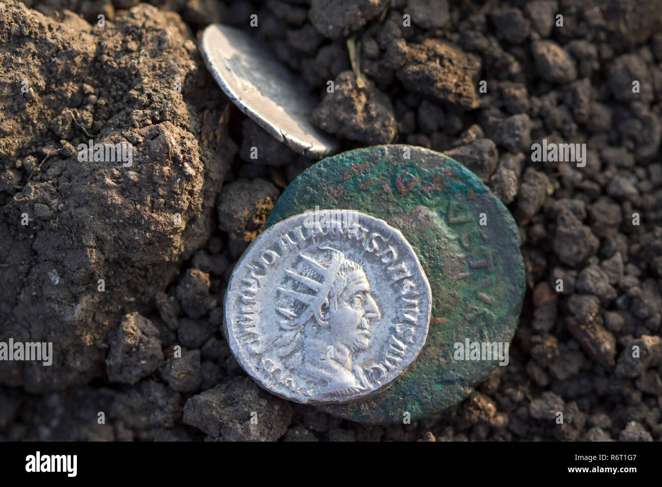 Silver roman coins hi-res stock photography and images - Alamy