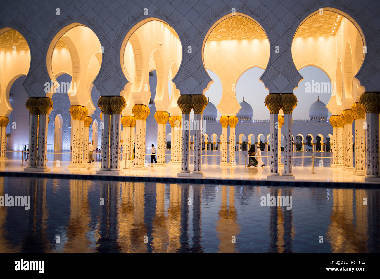 Sheikh Zayed Grand Mosque in Abu Dhabi, United Arab Emirates Stock ...