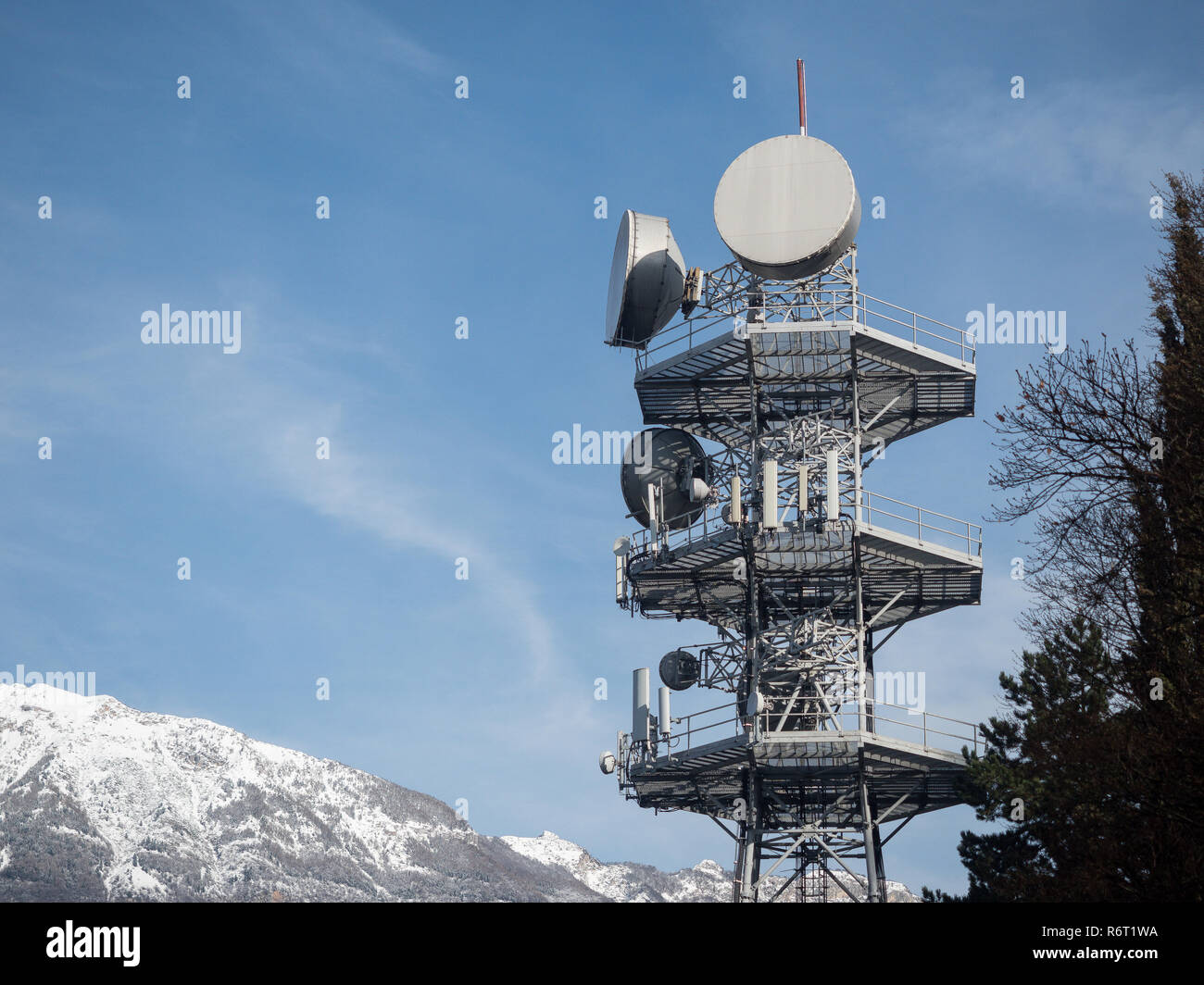 Internet desert telecommunication hi-res stock photography and images ...